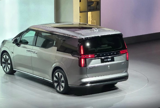 沃尔沃首款纯电MPV EM90发布：基于SEA浩瀚平台打造，车长超5.2米_金纳莱网
